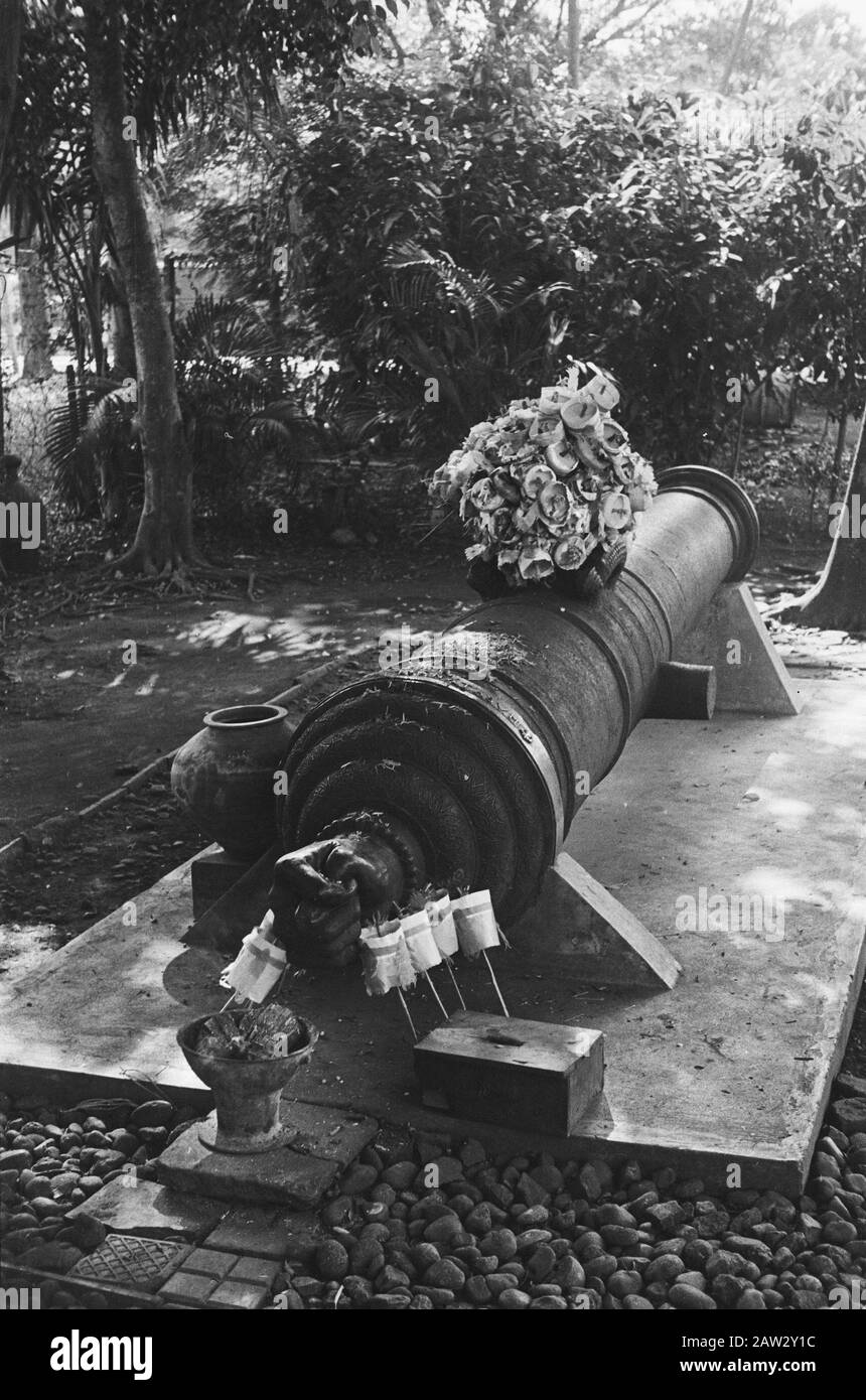 Portuguese gun hi-res stock photography and images - Alamy