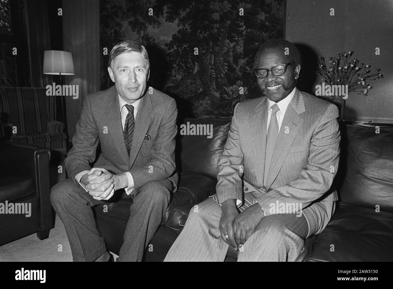 Dutch Premier Van Agt (CDA) Oliver Tambo, President of the African ...