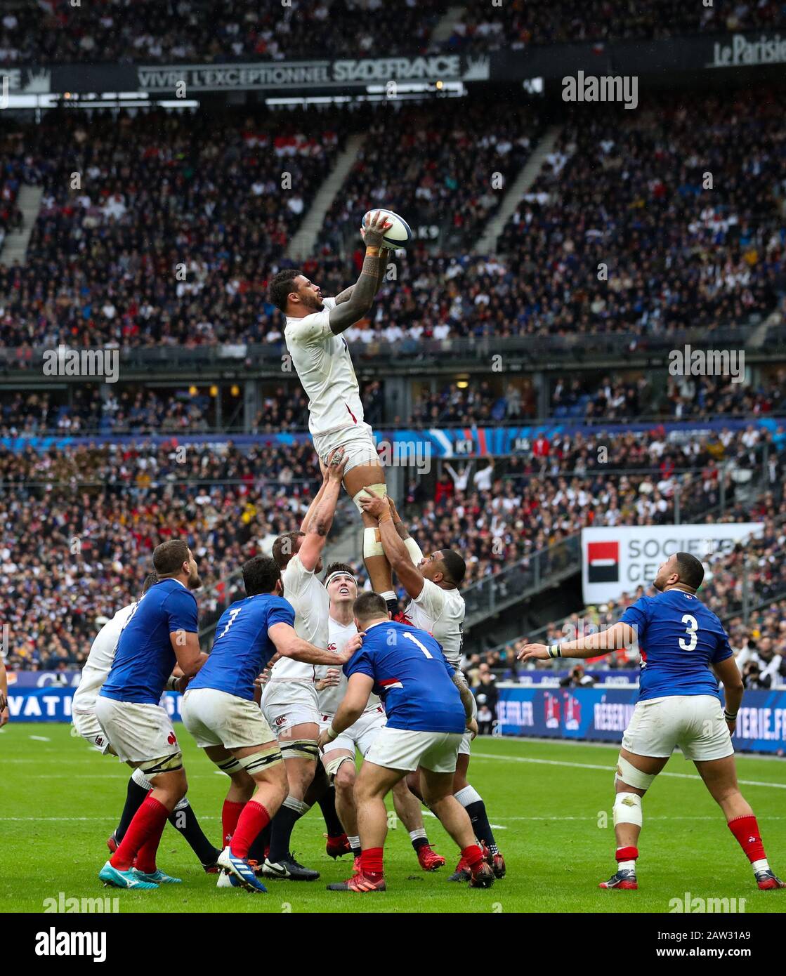 Courtney Lawes of England takes lineout ball France v England, Guinness ...