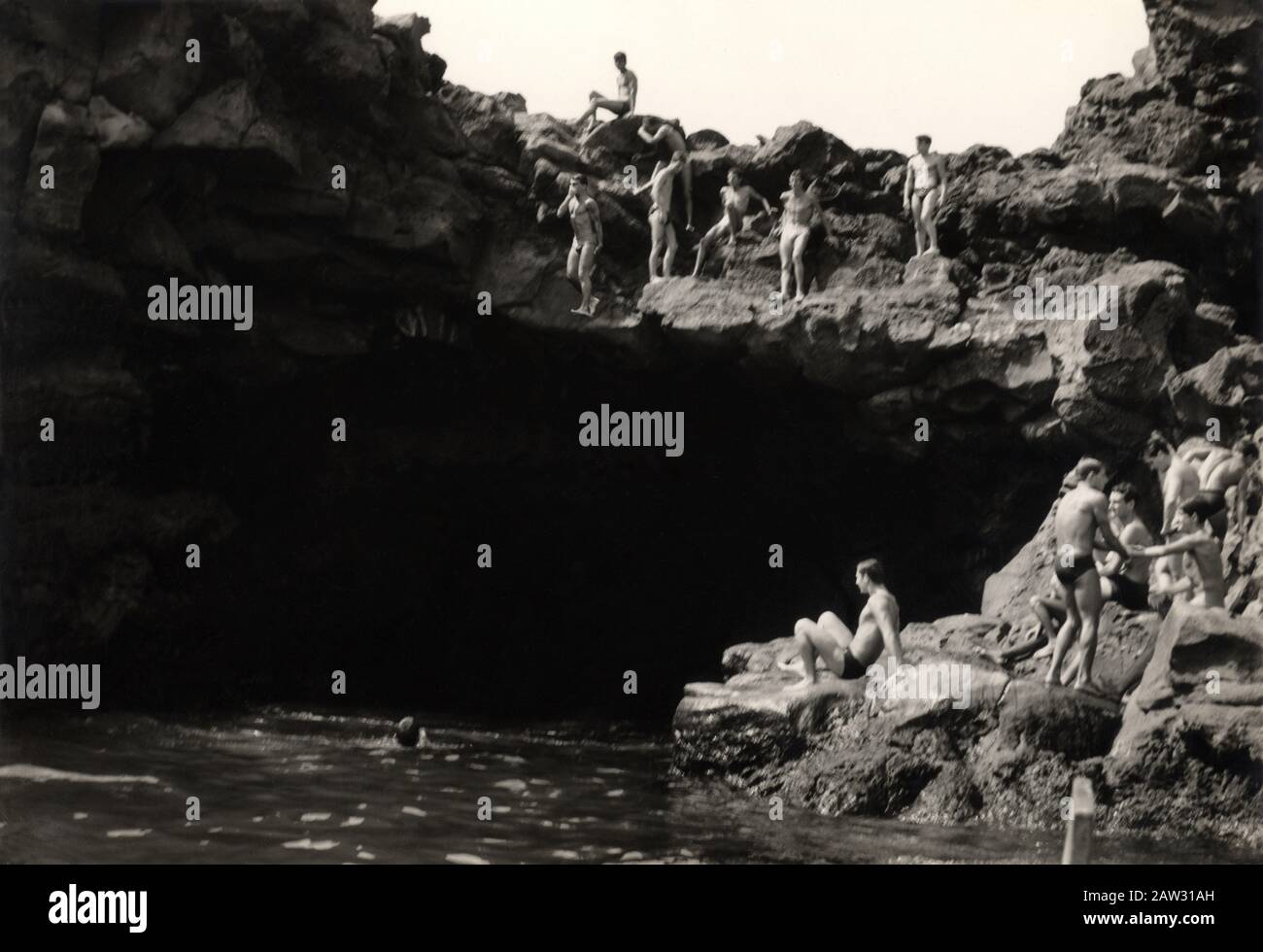 1959 , september , Isle of CAPRI , Napoli , ITALY : A group of boys who ...