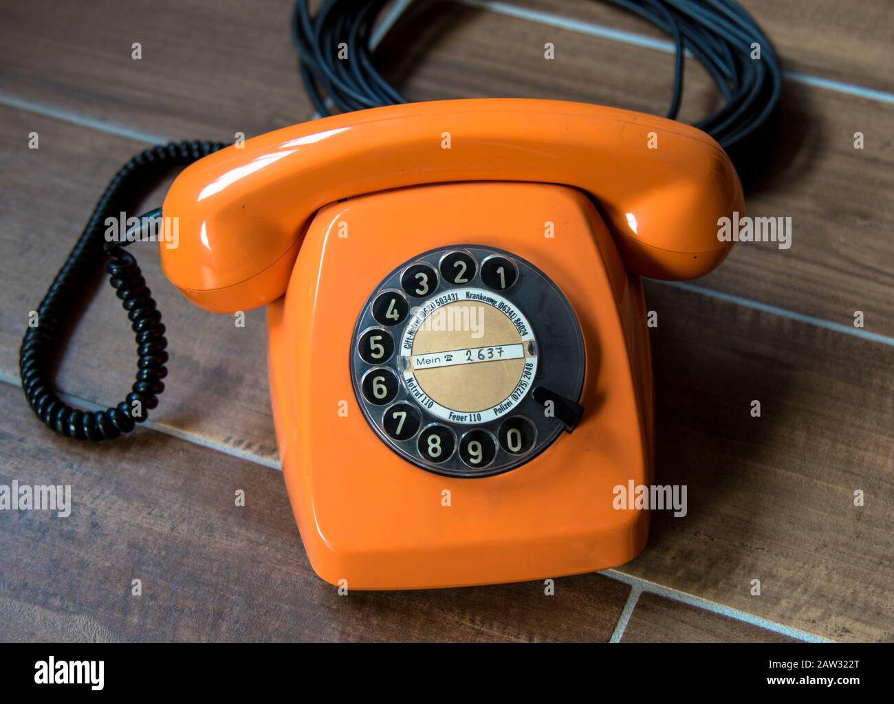 Vintage dial telephone hi-res stock photography and images - Alamy