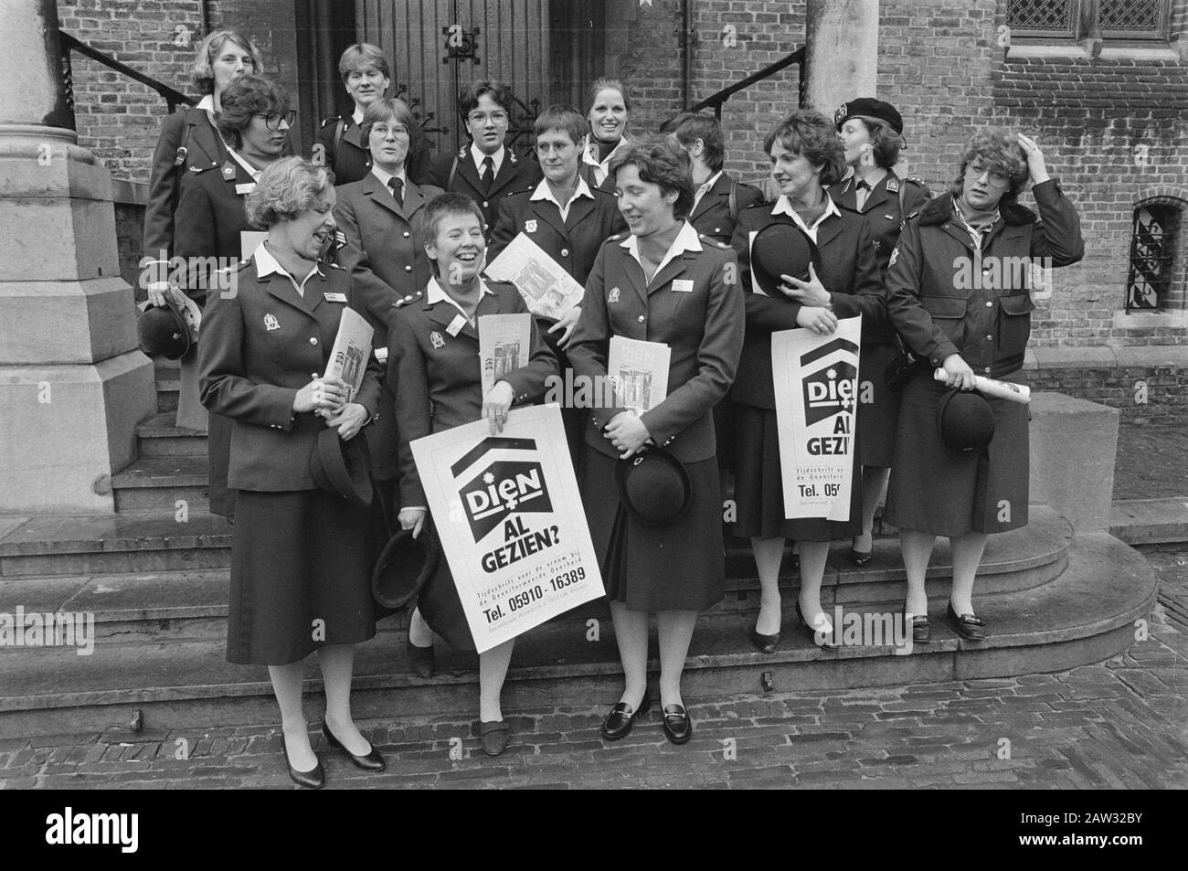 Presentation sheet then women in uniform Date: March 28, 1985 Keywords ...