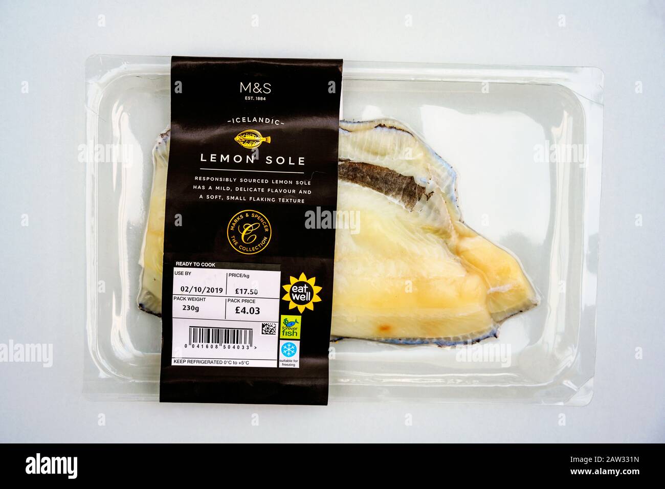 M&S Icelandic lemon sole Stock Photo - Alamy