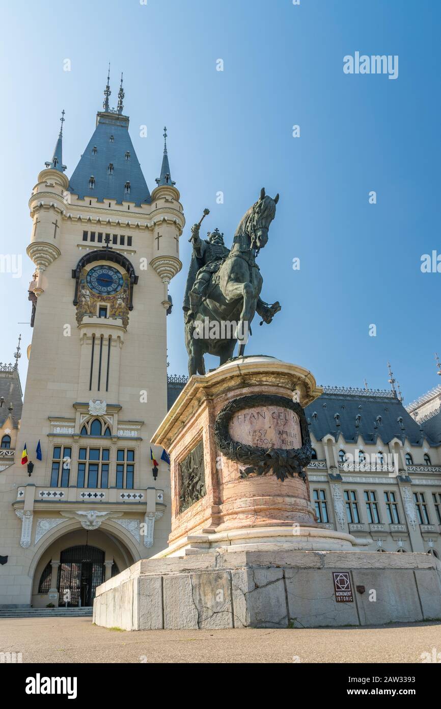 Statue of Stephen the Great in front of the Palace of Culture in Iasi ...