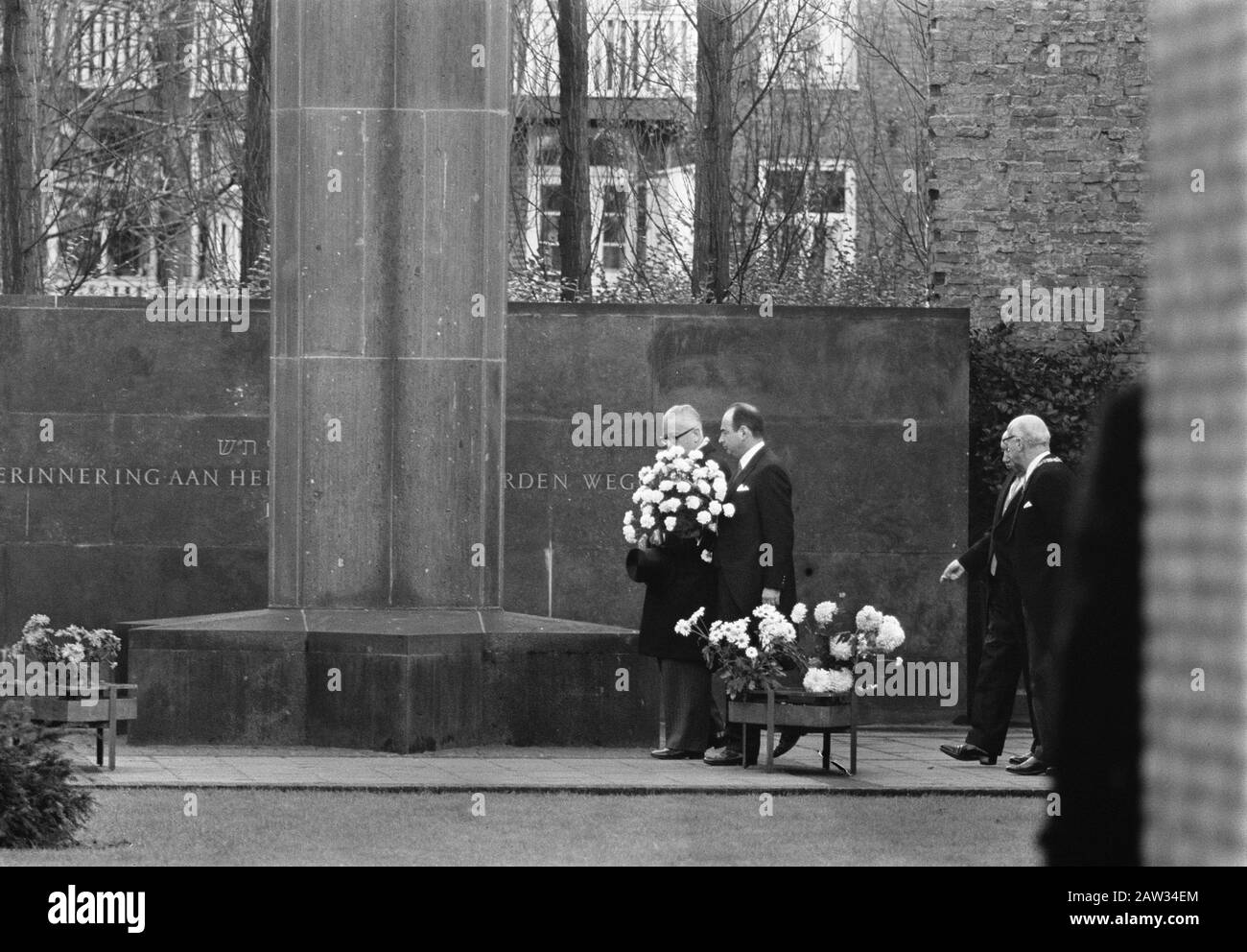 President Heinemann lays wreath at monument of the Dutch Theater in ...