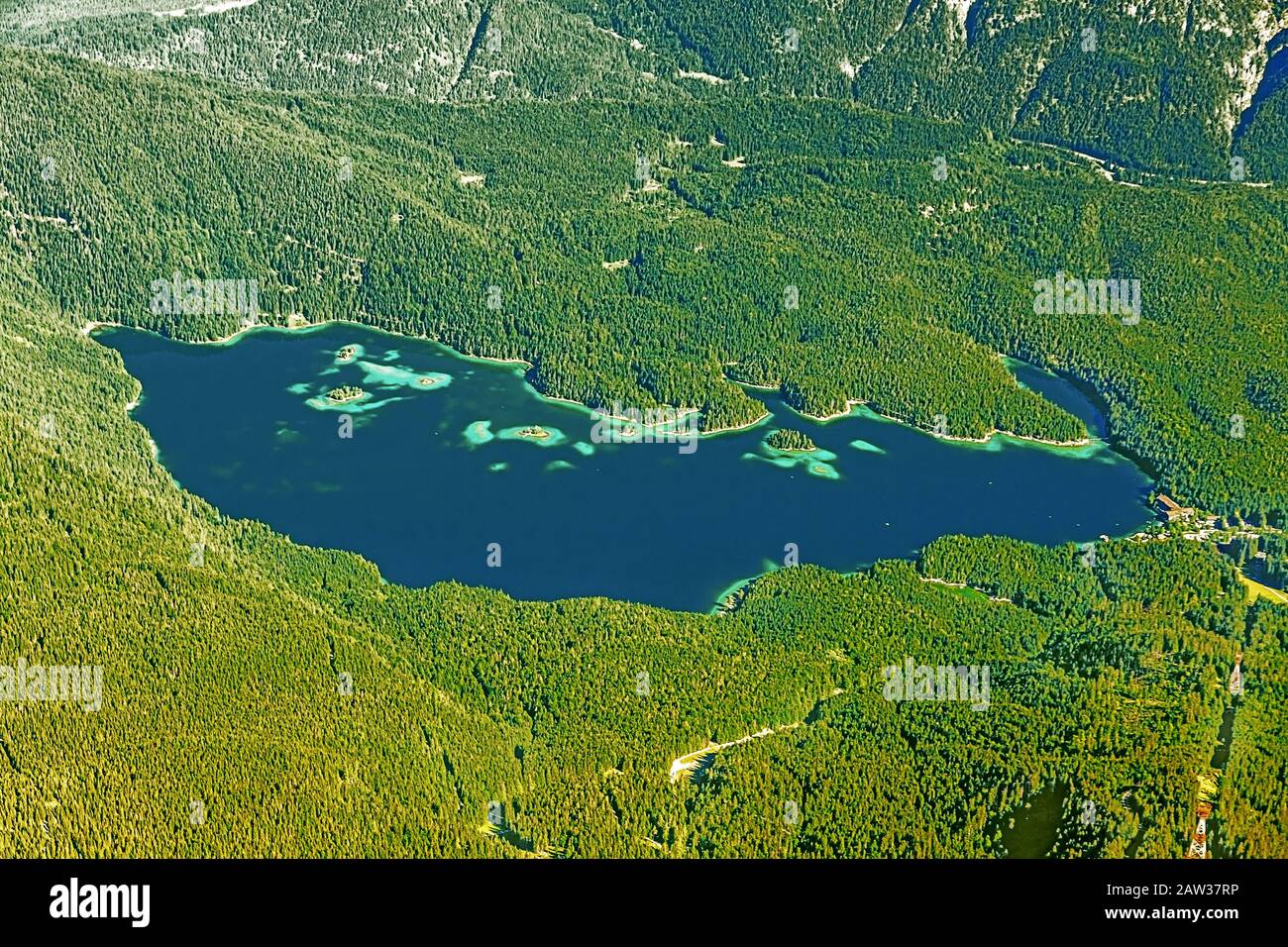 Lake Eibsee at the foot of mountain Zugspitze, Germany, Austria Stock ...