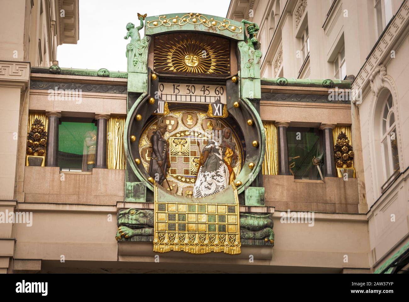 Anchor clock vienna austria hi-res stock photography and images - Alamy