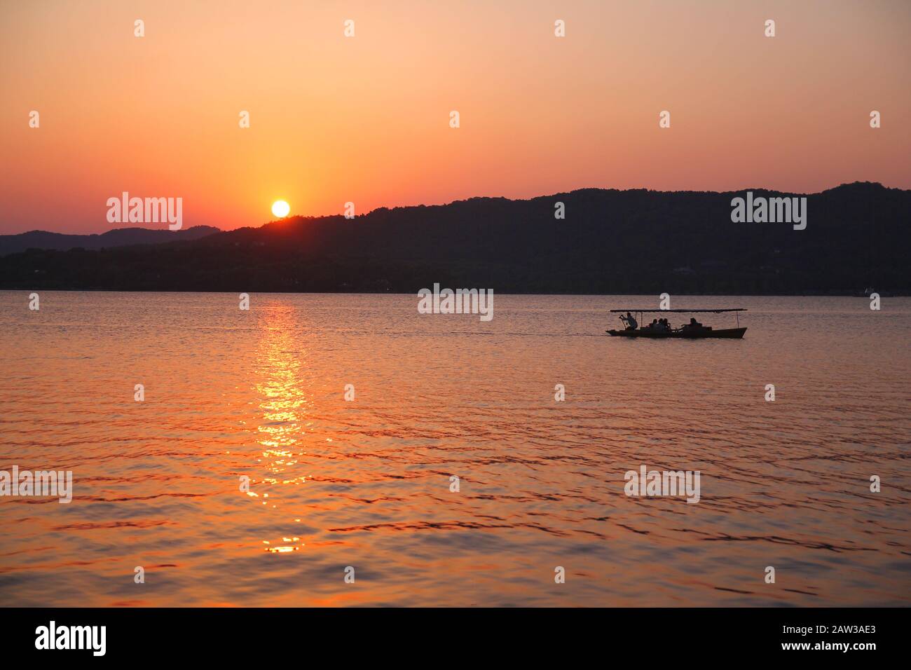Hangzhou lake sunset hi-res stock photography and images - Alamy