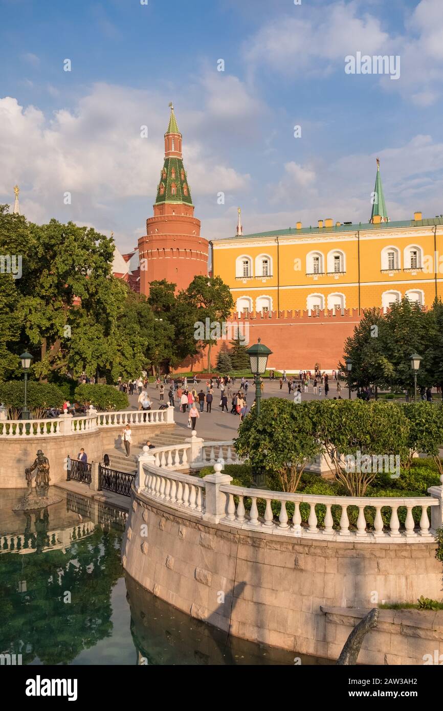 The Kremlin Corner Arsenal (Uglovaya Arsenalanya) Tower viewed from ...