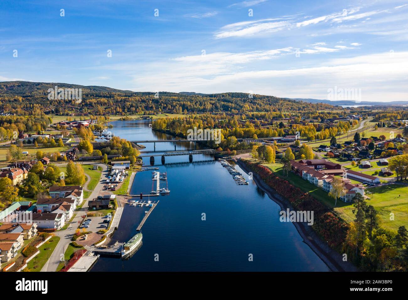 Fantastic colorful autumn pictures from Leksand in central Sweden ...