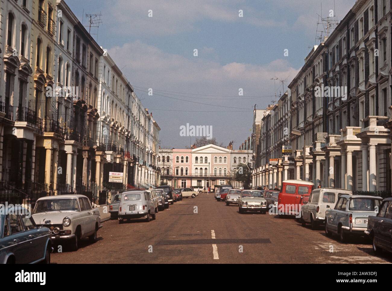 London streets 1970's hi-res stock photography and images - Alamy