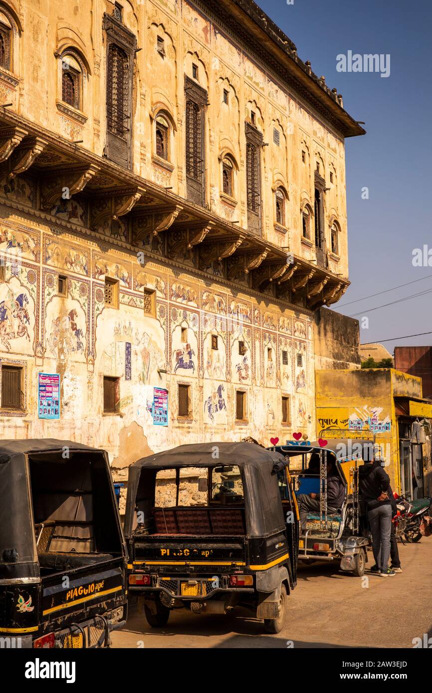 Indian folk art rickshaw hi-res stock photography and images - Alamy