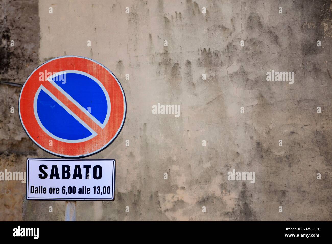 Traffic Sign Italy High Resolution Stock Photography and Images - Alamy