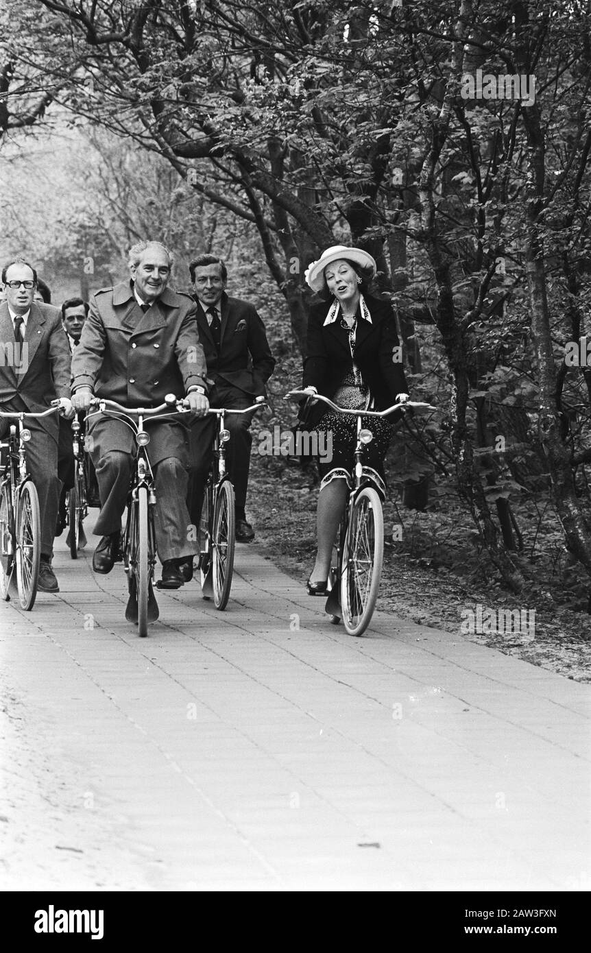 Princess Beatrix and Prince Claus visits Schouwen; Princess Beatrix and ...