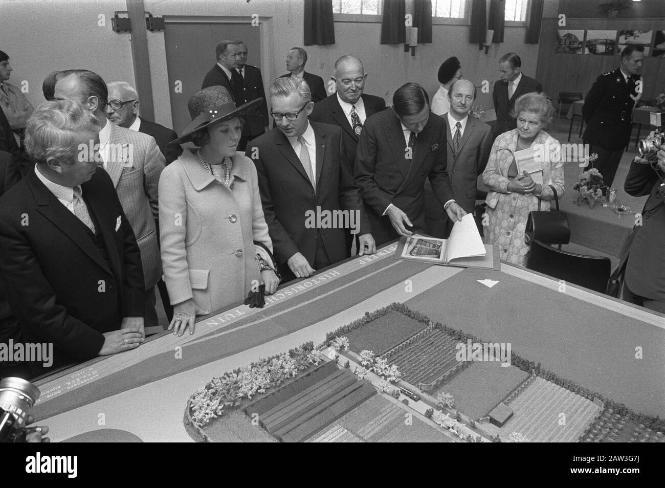 Princess Beatrix and Prince Claus make a working visit to South Holland ...