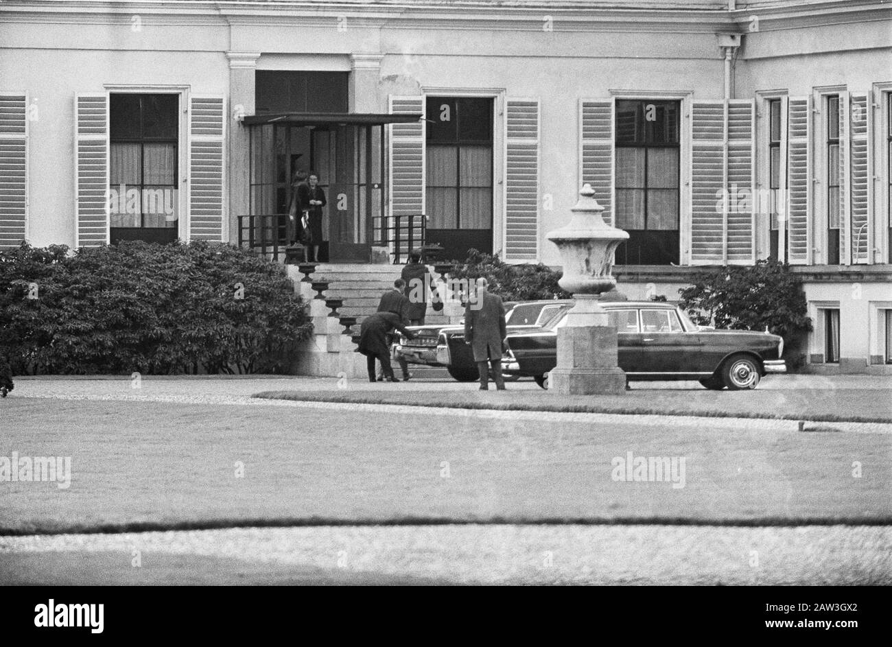 Princess Beatrix and Princess Margriet back home, Princess Beatrix next ...