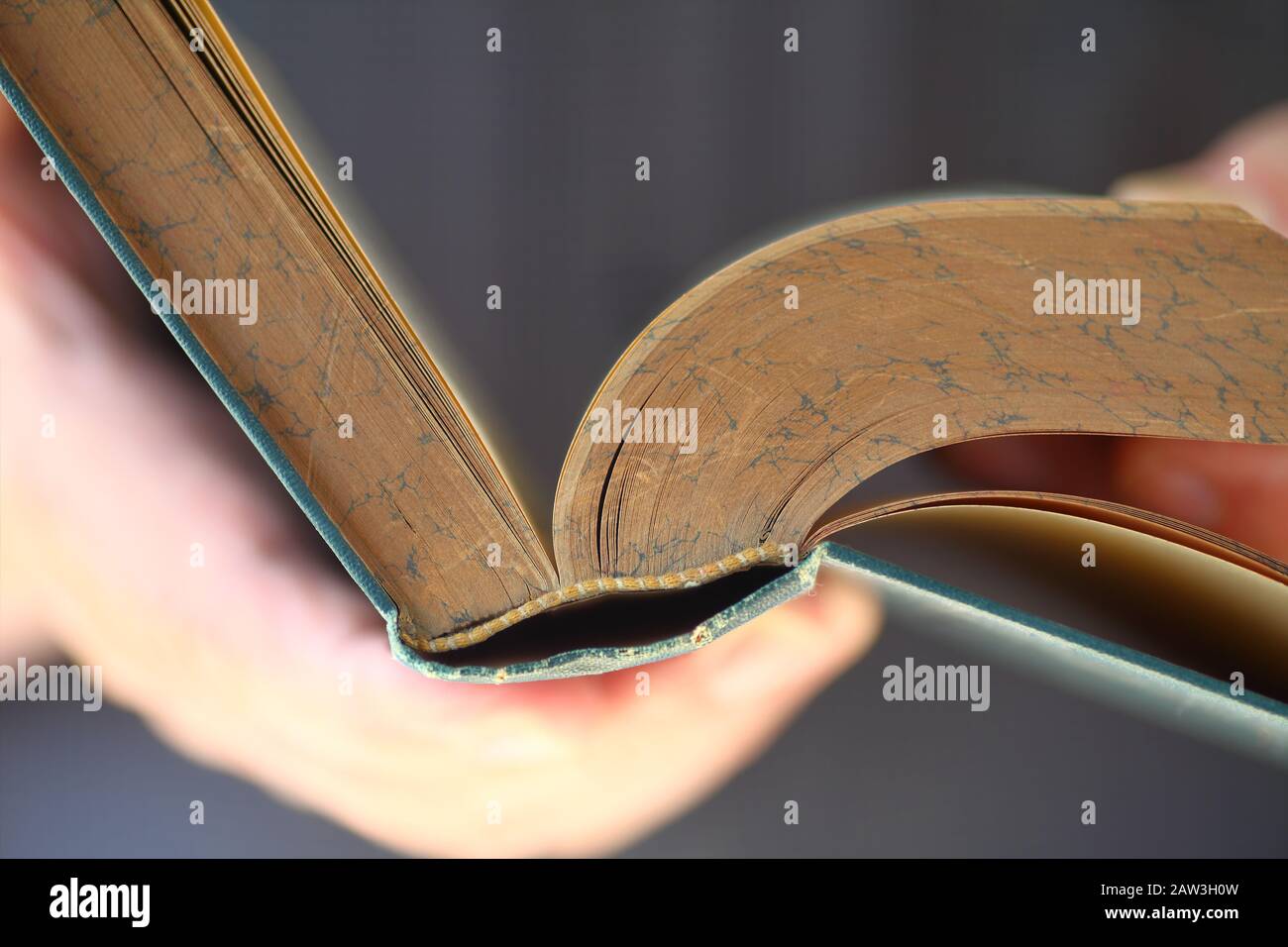 Closeup edges pages old vintage hi-res stock photography and images - Alamy