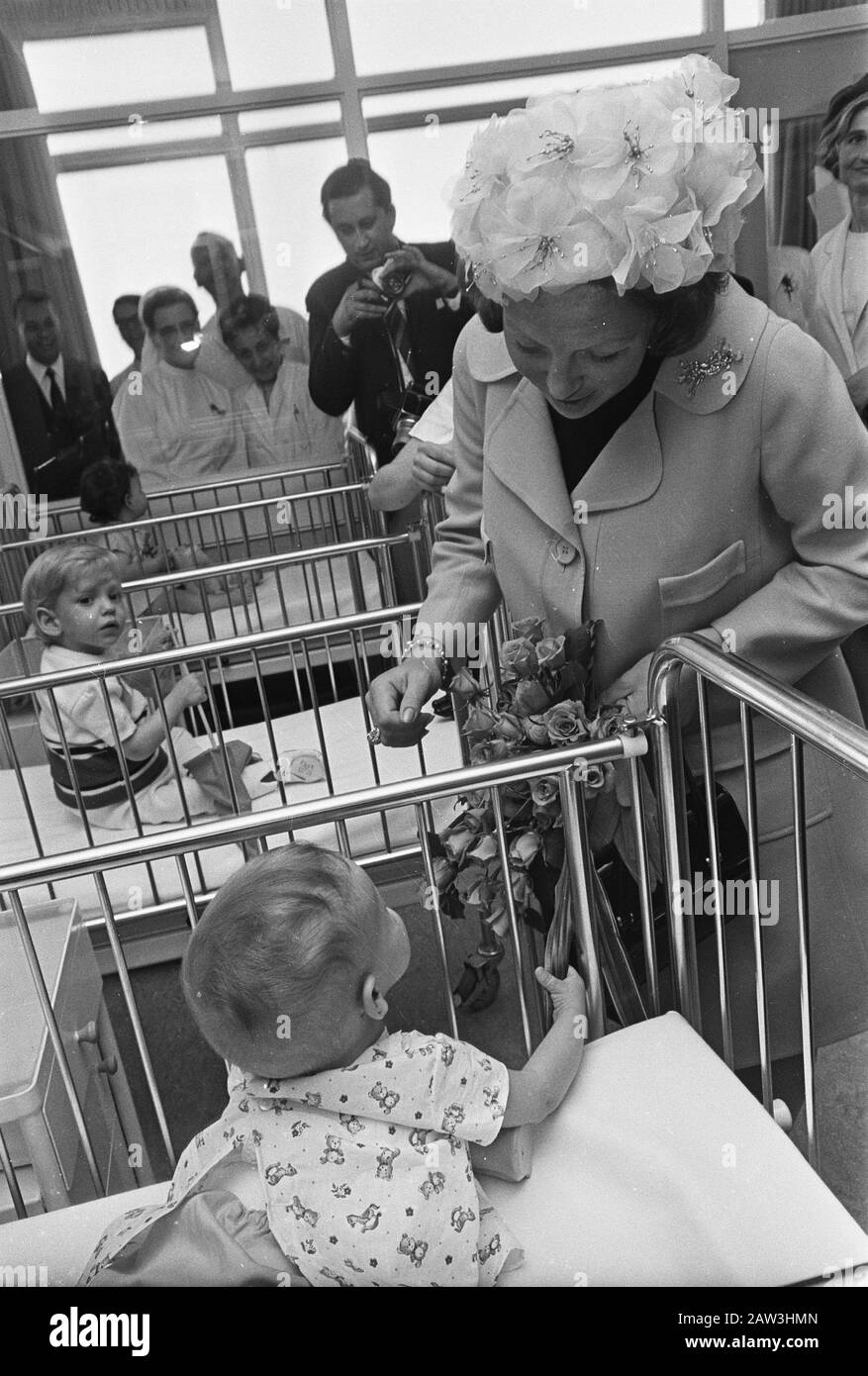 Princess beatrix opened hospital hi-res stock photography and images ...
