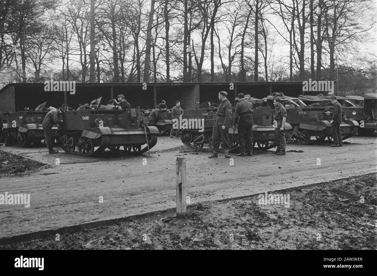 Army garages hi-res stock photography and images - Alamy