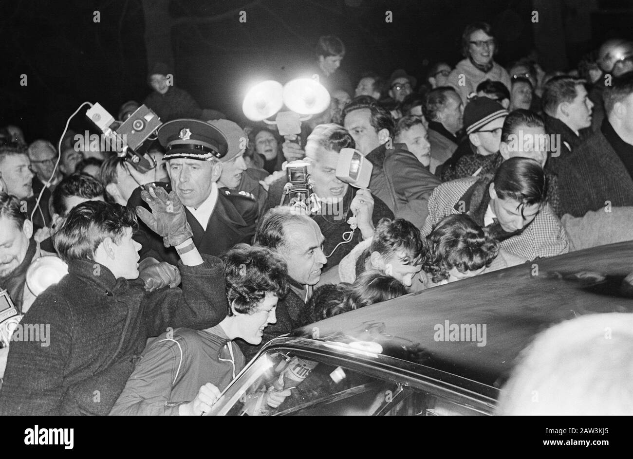Princess Irene and Prince Don Carlos a great crowd for Soestdijk Palace ...