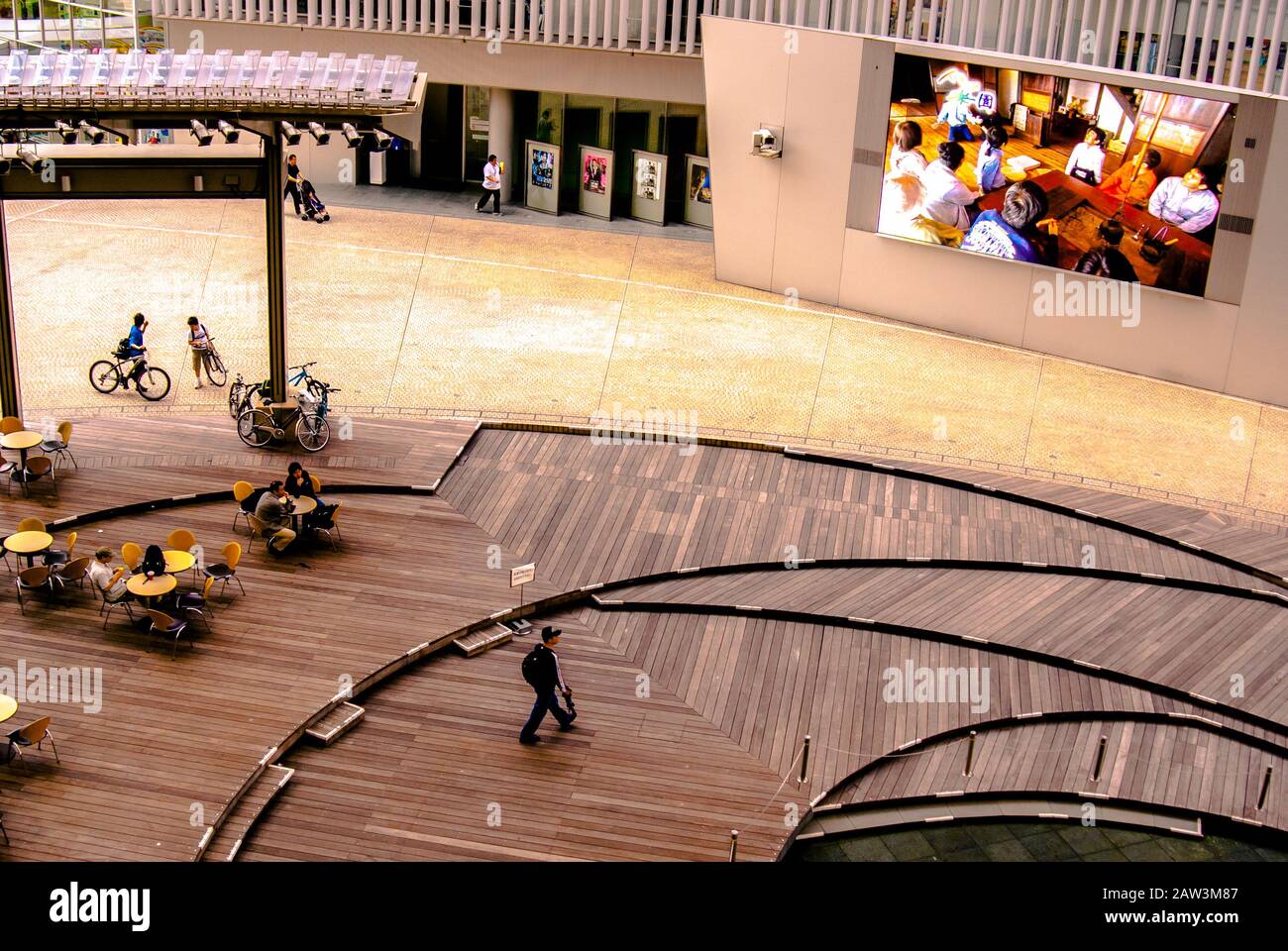 Tokyo terrace cafe hi-res stock photography and images - Alamy
