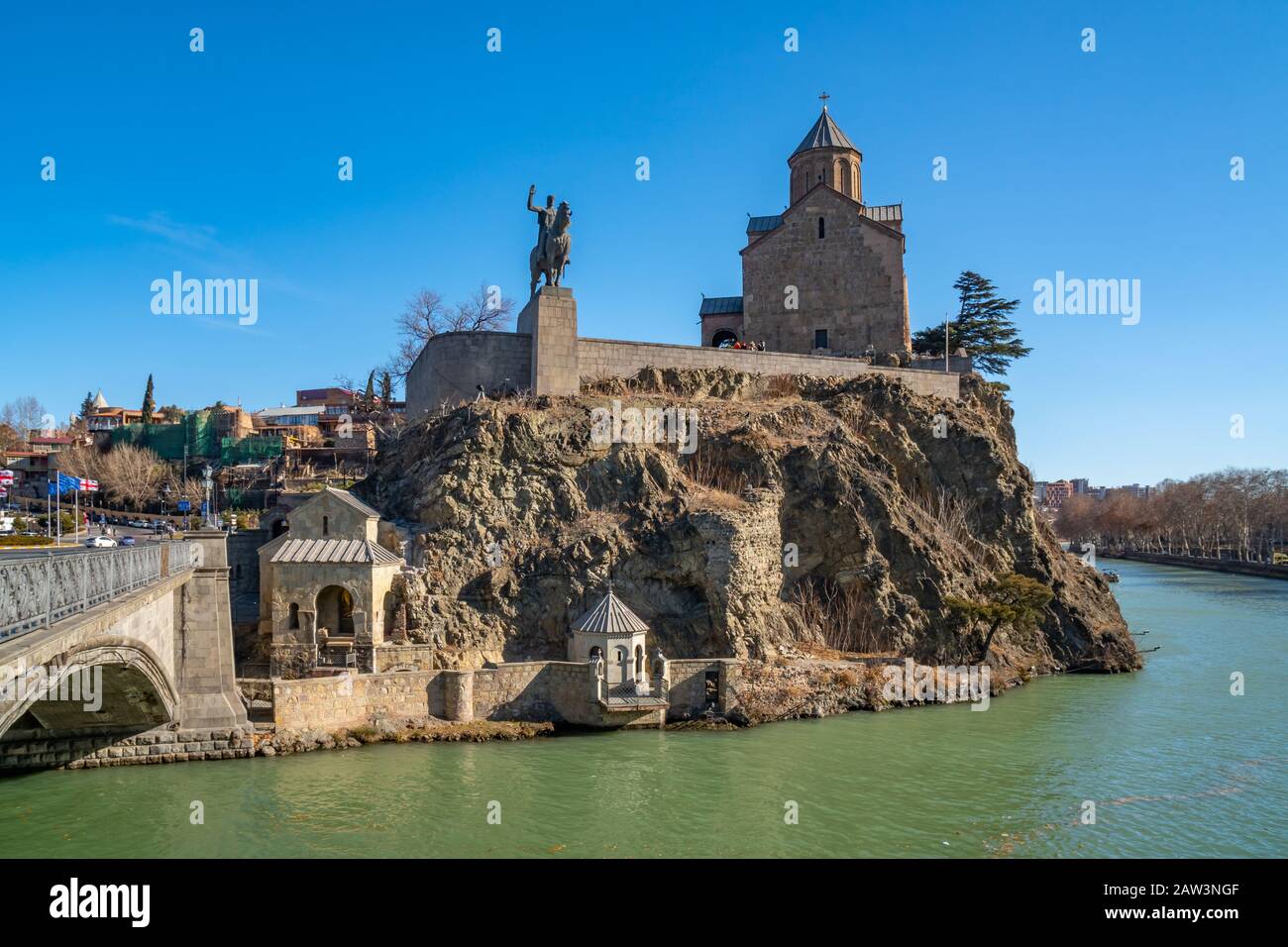 Metekhi Church and Monument of King Vakhtang I Gorgasali in Tbilisi ...