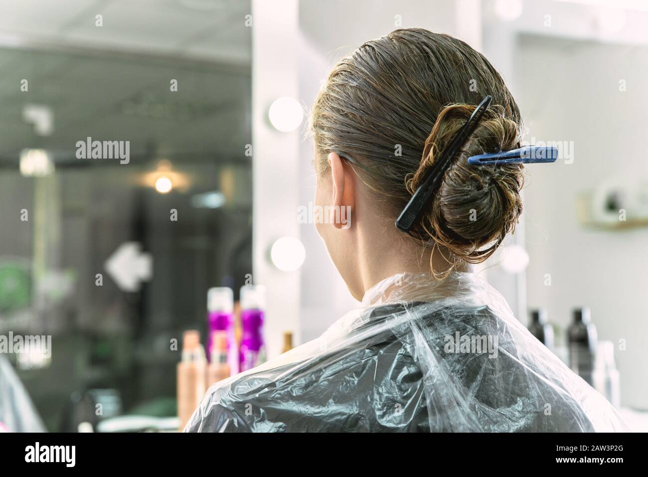 hair coloring in a beauty salon Stock Photo - Alamy