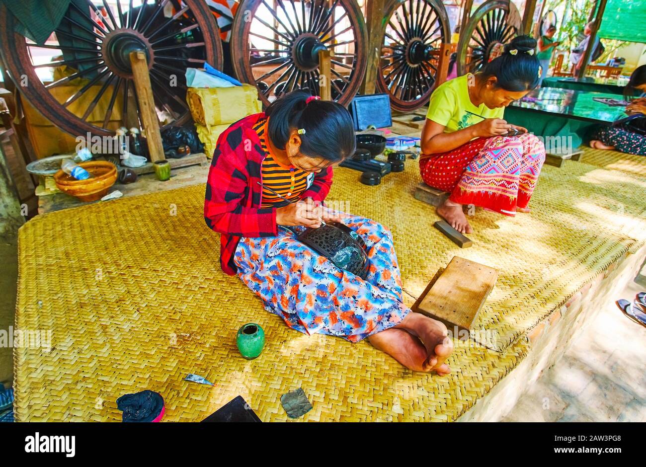 Handicrafts workshop china hi-res stock photography and images - Alamy
