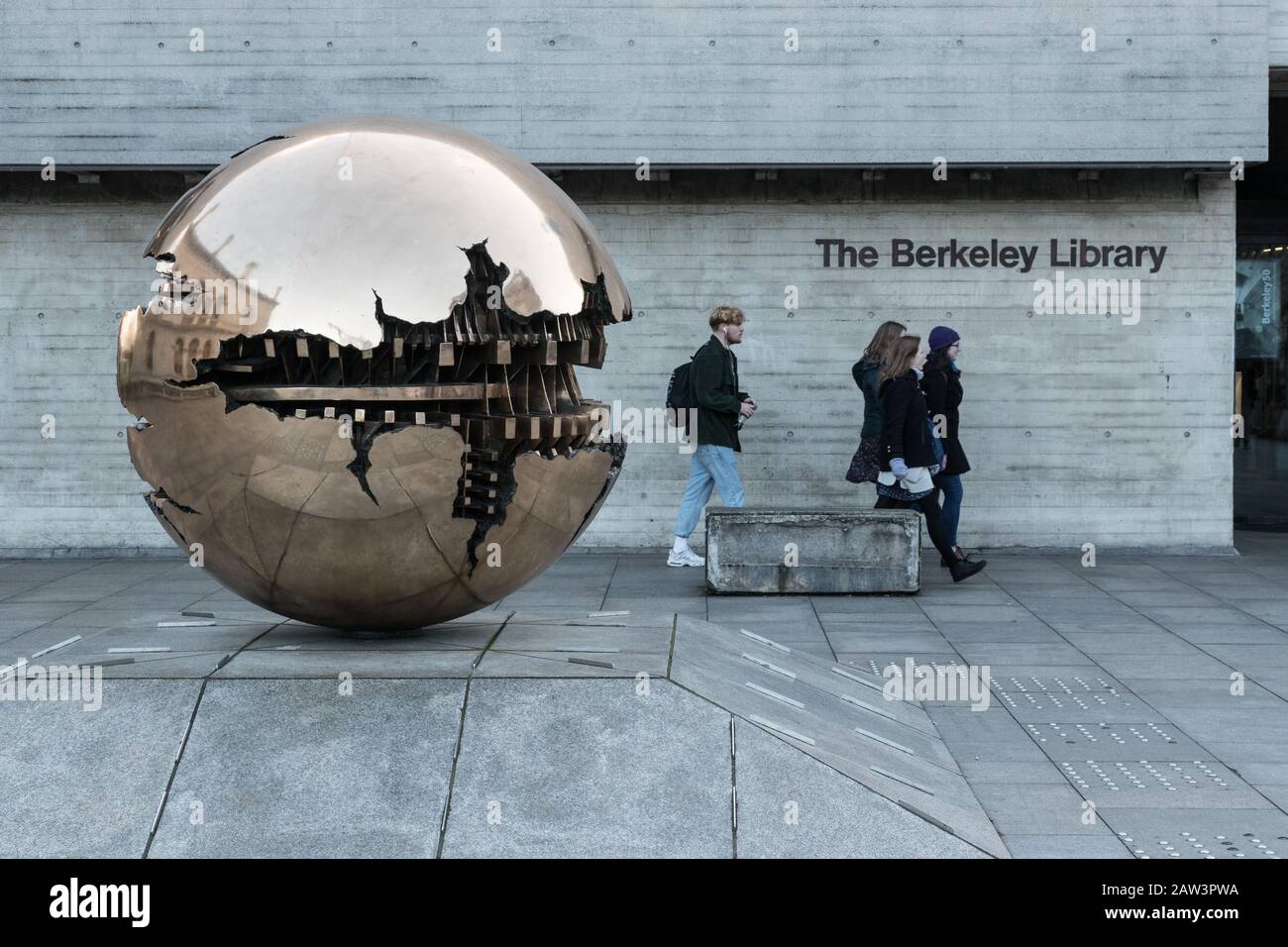 Dublin, Ireland - 29th January 2020: Students walking by the golden ...