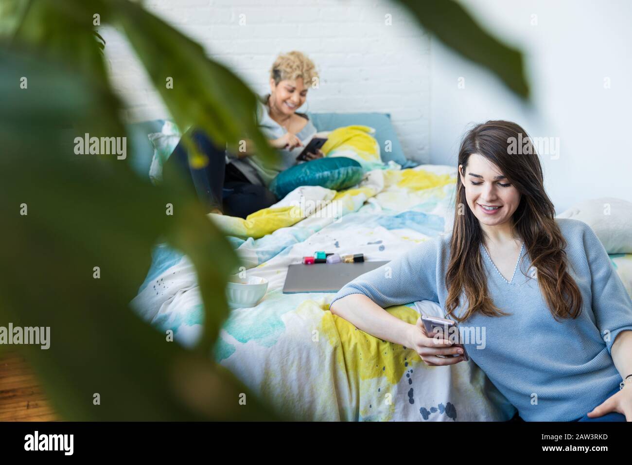 Roommates bed hi-res stock photography and images - Alamy