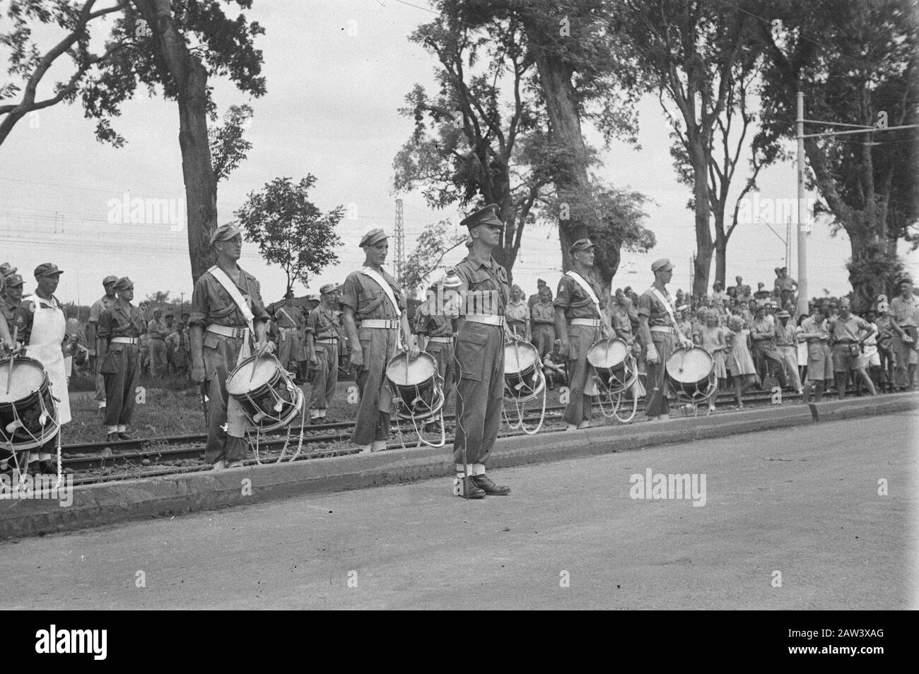 Farewell Parade 3rd Infantry Brigade Group Corps Pipers 7 December ...