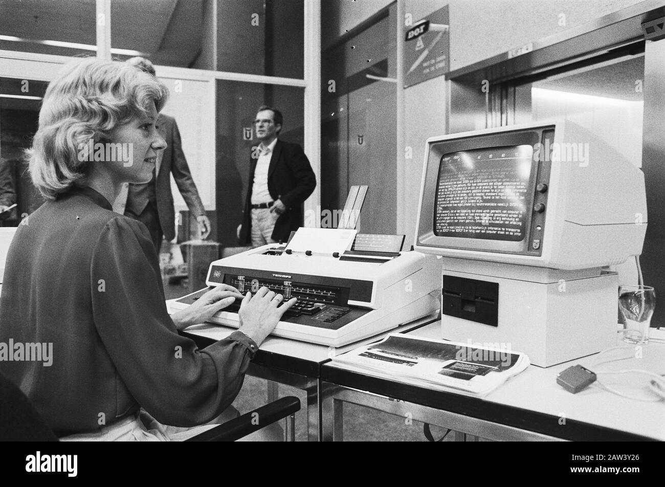 1983 computers hi-res stock photography and images - Alamy