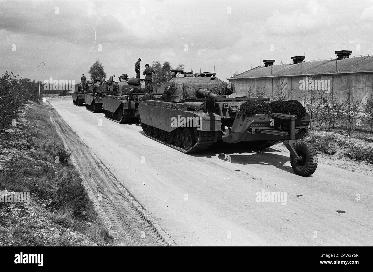 Pilot Mobilization Cavalry (Tankescadron) tanks ready to uproot Date ...