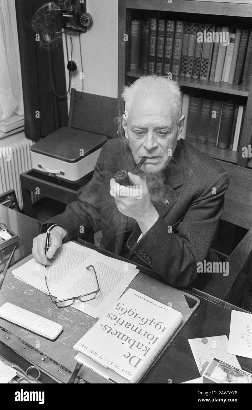 5 december 80 years hi-res stock photography and images - Alamy