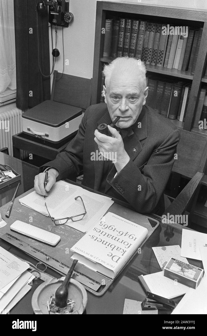 5 december 80 years hi-res stock photography and images - Alamy