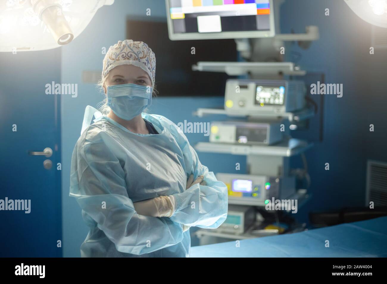 Women prepairing hi-res stock photography and images - Alamy