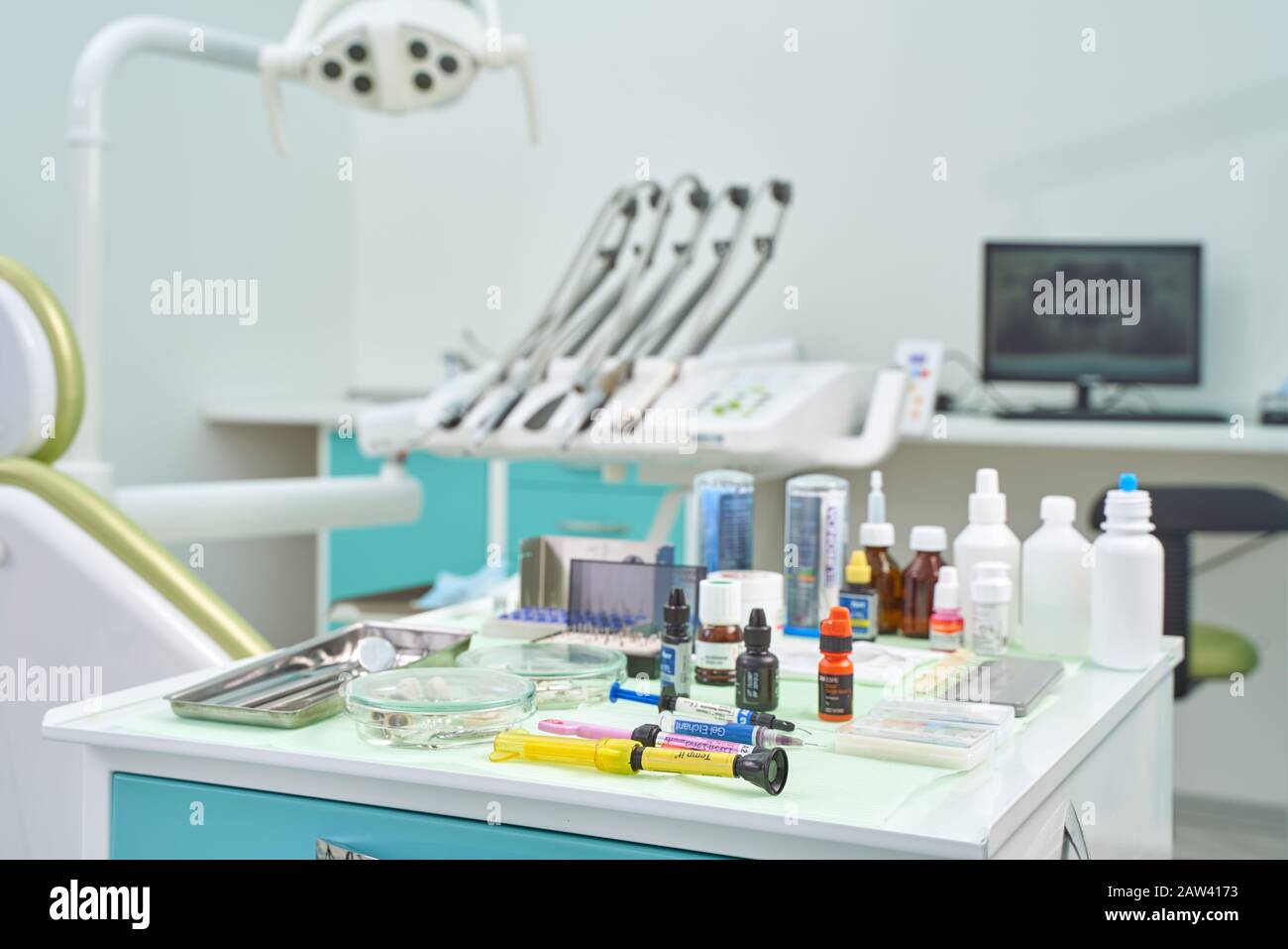 Dental instrument hi-res stock photography and images - Alamy