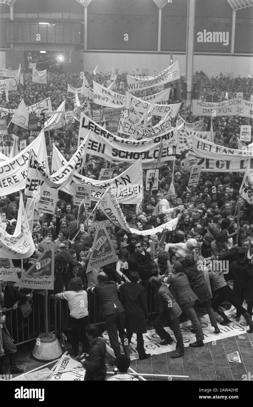 Demands of protesters Black and White Stock Photos & Images - Alamy