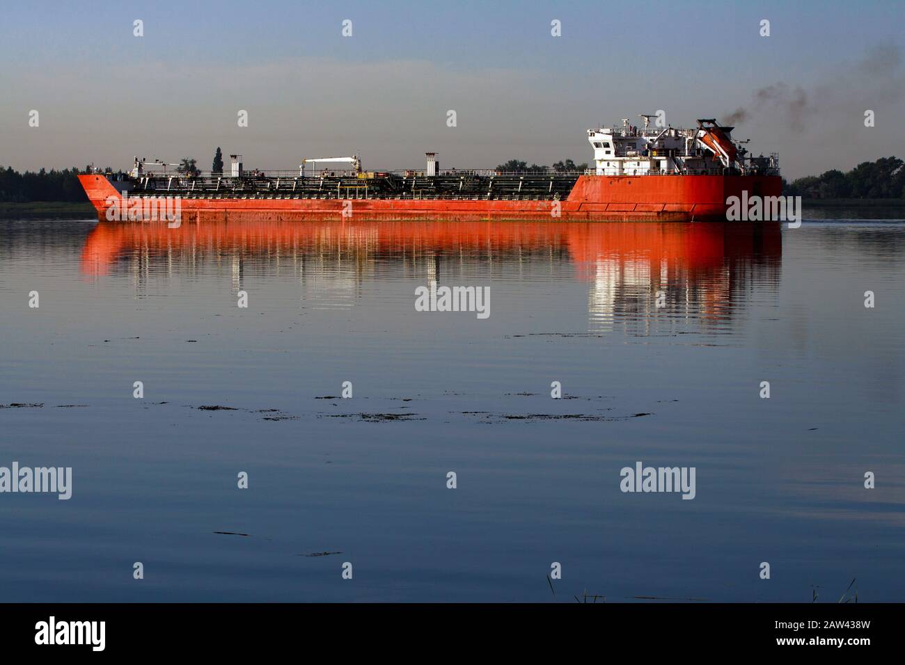 Dry Bulk Cargo Barge High Resolution Stock Photography and Images - Alamy