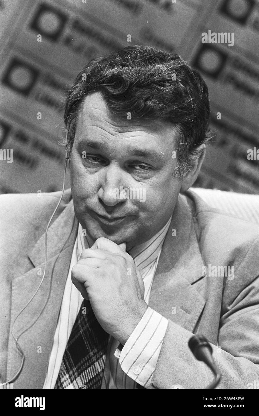 Provincial elections. TV program about rashes. Koos Postema Date: March ...