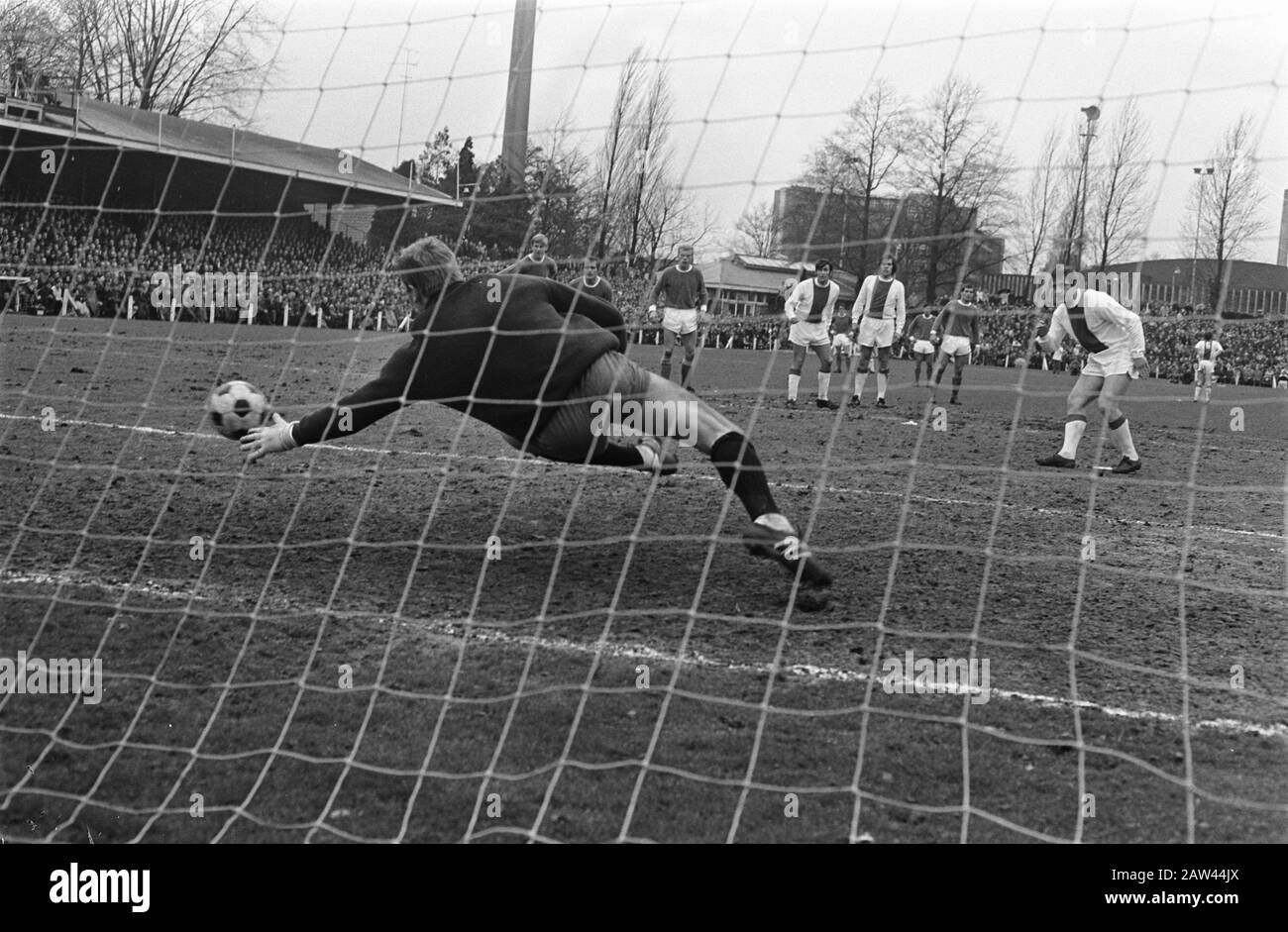 Psv goalkeeper doesburg dives hi-res stock photography and images - Alamy