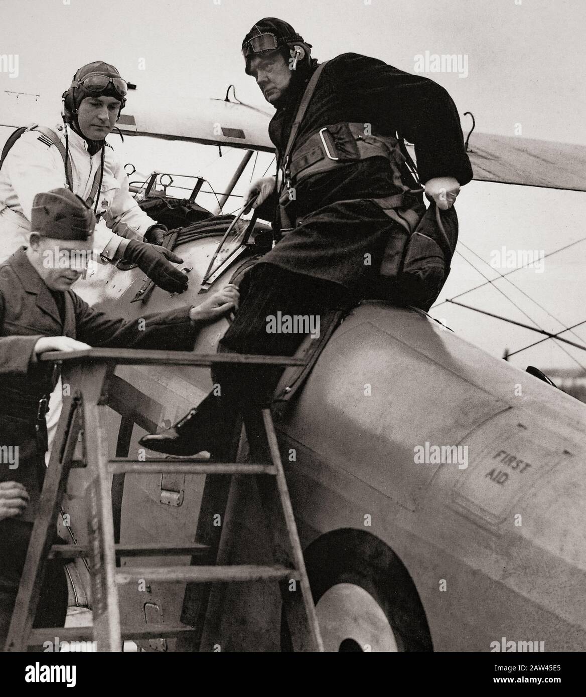 Raf ground crew ww2 hi-res stock photography and images - Alamy