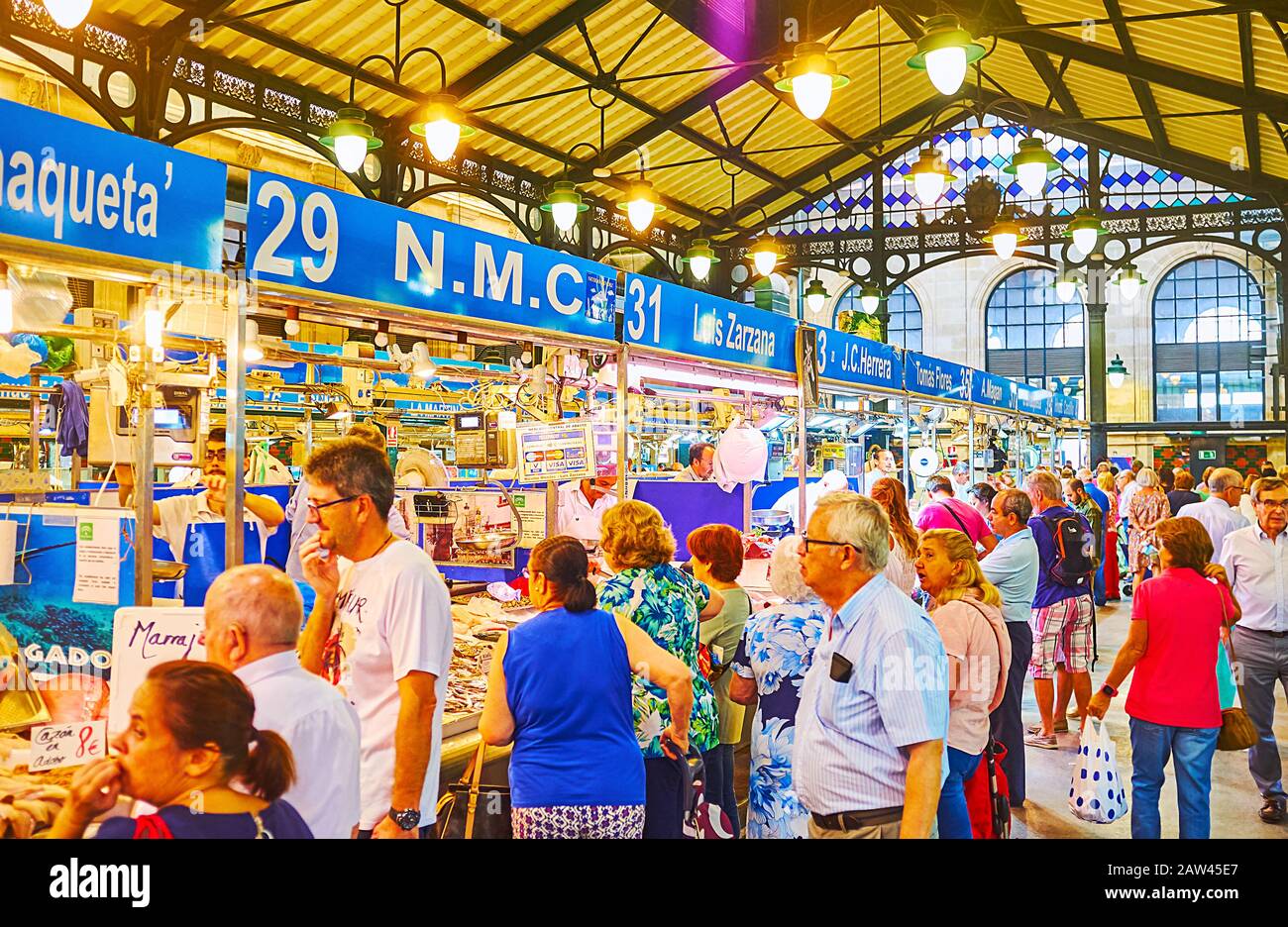 JEREZ, SPAIN - SEPTEMBER 20, 2019: The crowded fresh fish and seafood ...