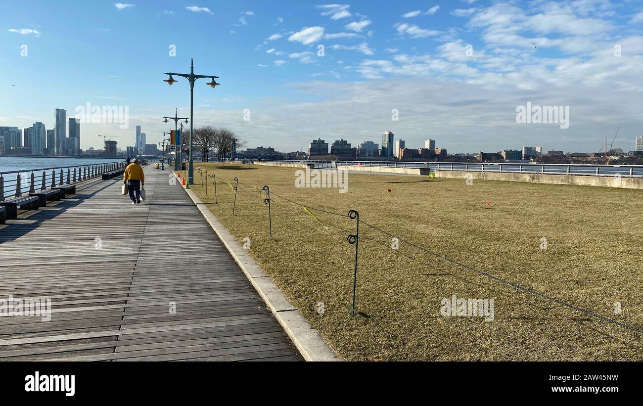 Hudson river pier 45 hi-res stock photography and images - Alamy