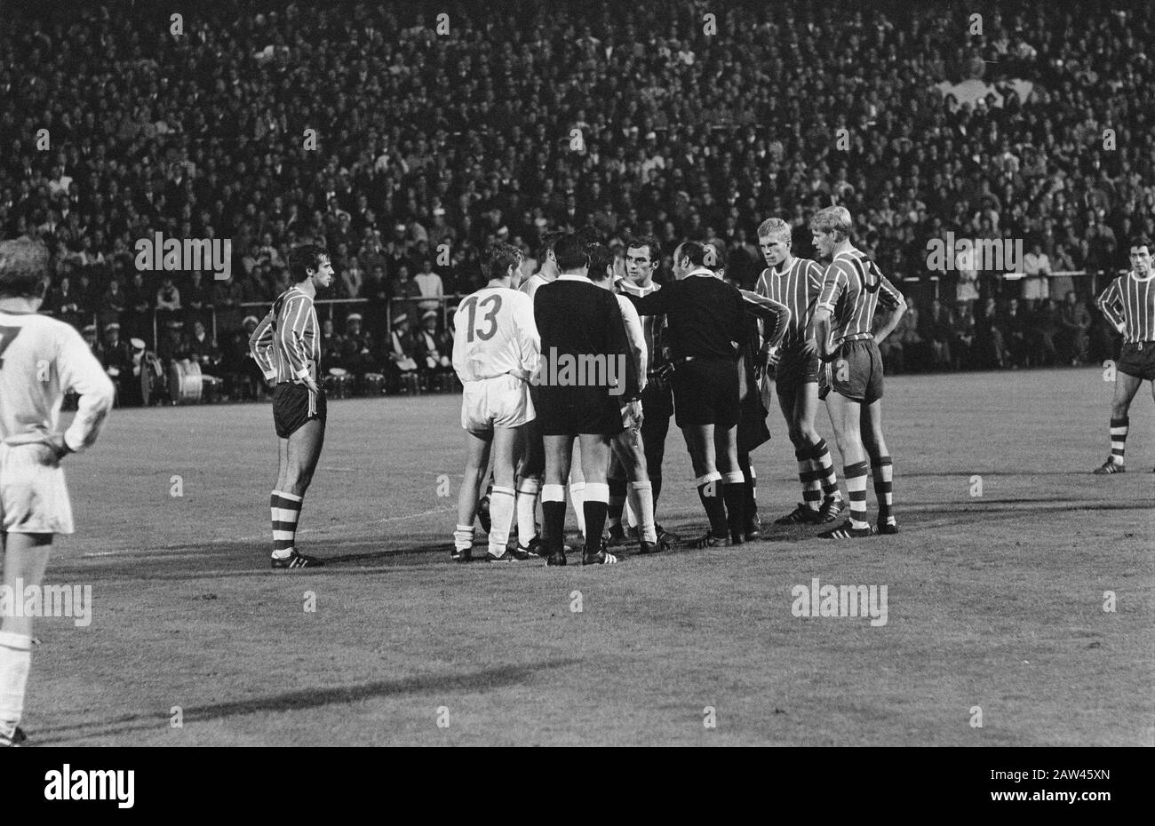 PSV against Rapid Vienna 4-2. Group players speak with referee JF ...
