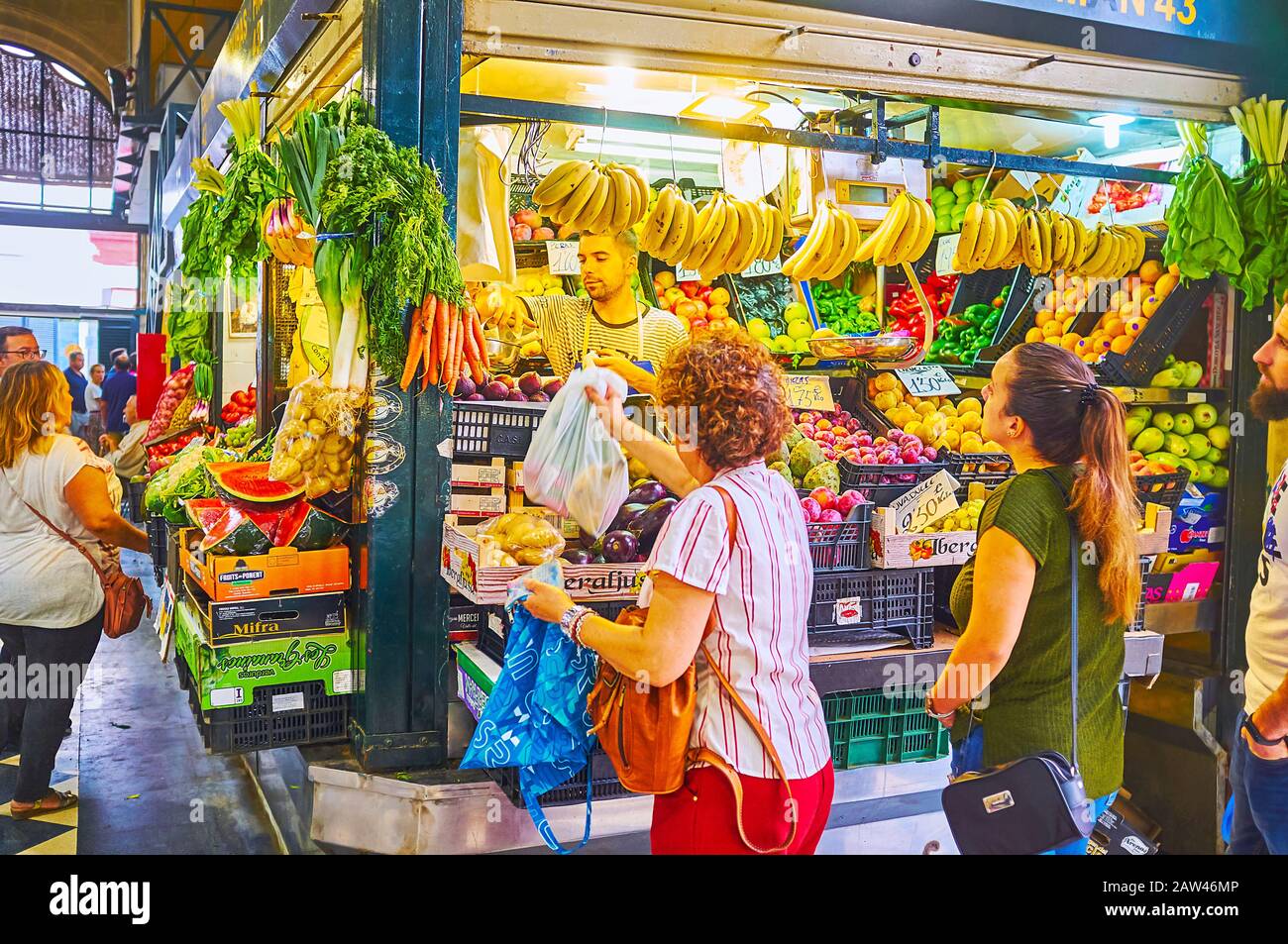 Queue Fruits High Resolution Stock Photography and Images - Alamy