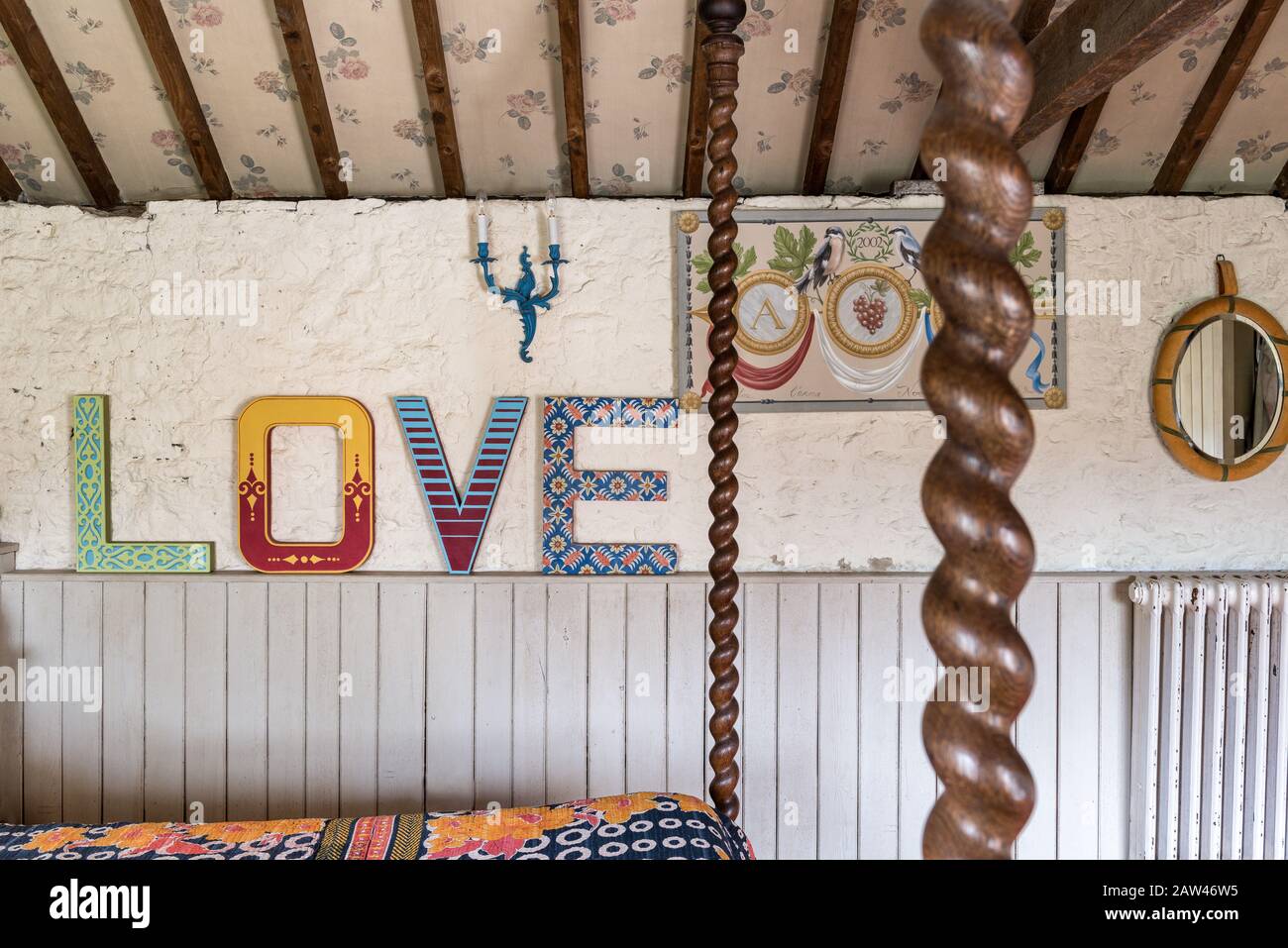 Love sign letters in hi-res stock photography and images - Alamy