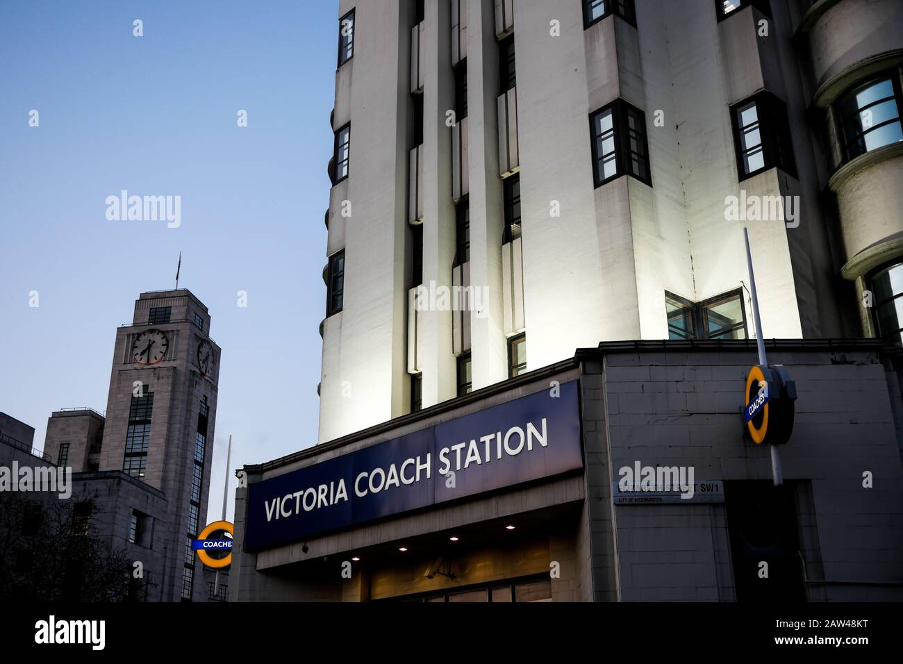 Victoria Coach Station Stock Photo - Alamy