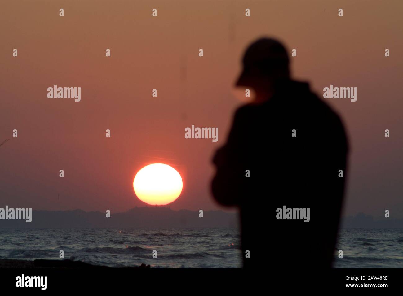 Person angeln hi-res stock photography and images - Alamy