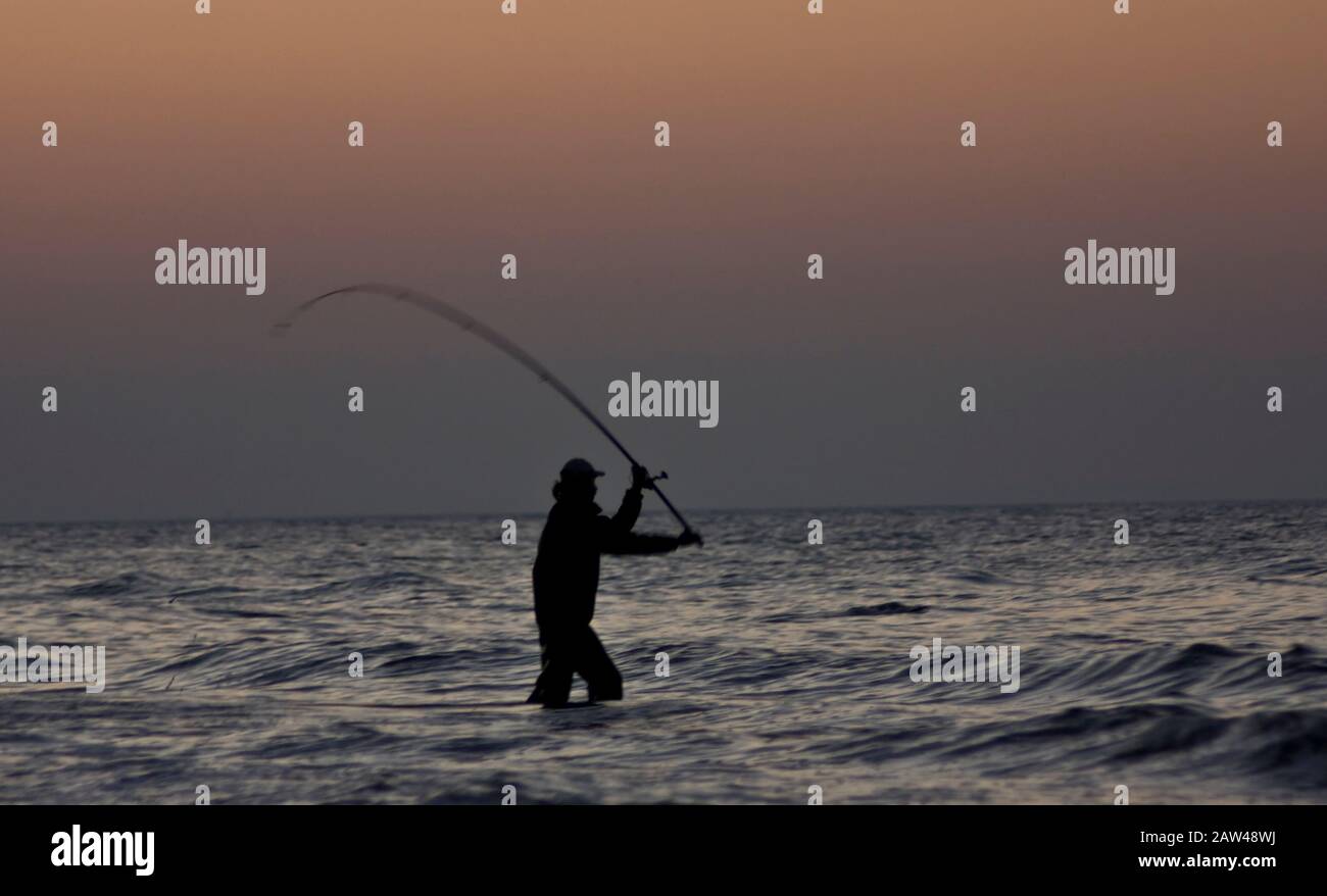 Person angeln hi-res stock photography and images - Alamy